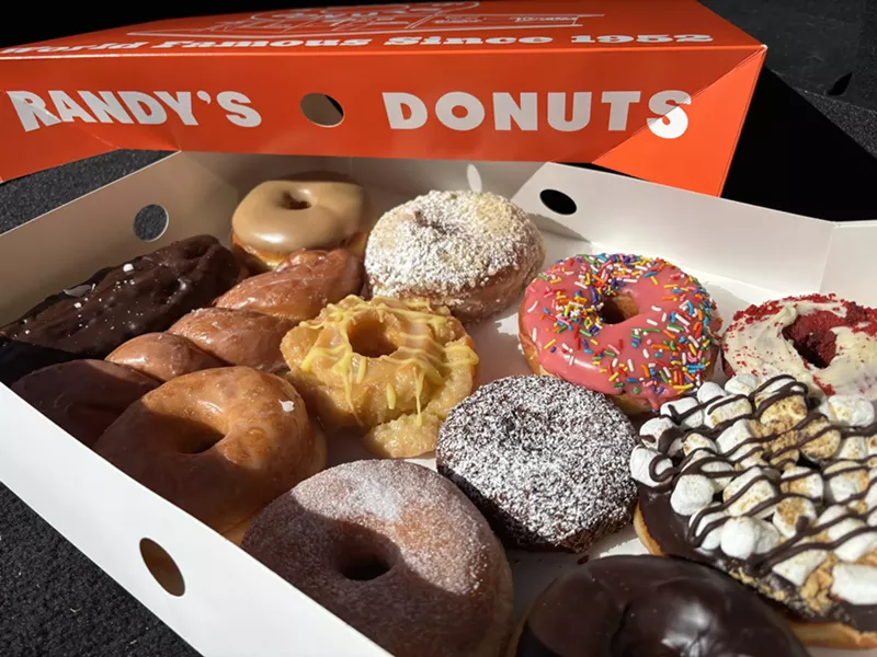 Randy's Donuts to open second Phoenix shop in August | Phoenix New Times
