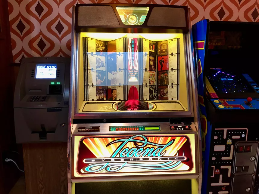 Best Jukeboxes in Phoenix, Scottsdale, Tempe: TT Roadhouse, Gracie's ...