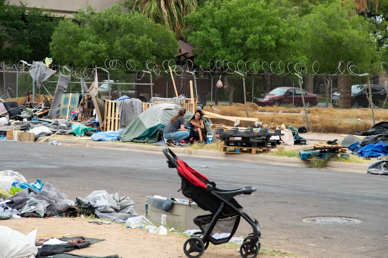 Block by block, the city removes homeless encampment | Phoenix New Times
